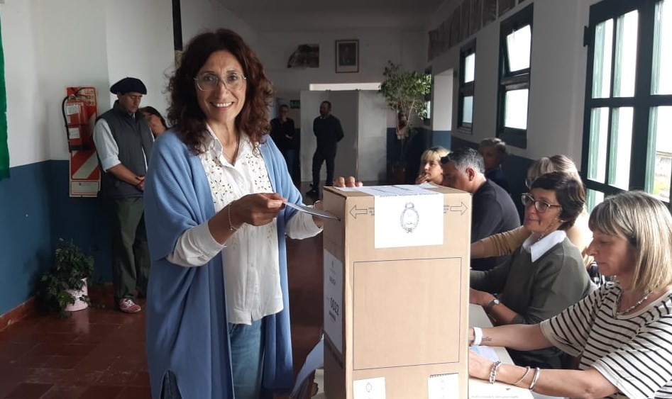 María Lamarche votó en la Escuela 4: “es un día cívico y de fiesta de ...