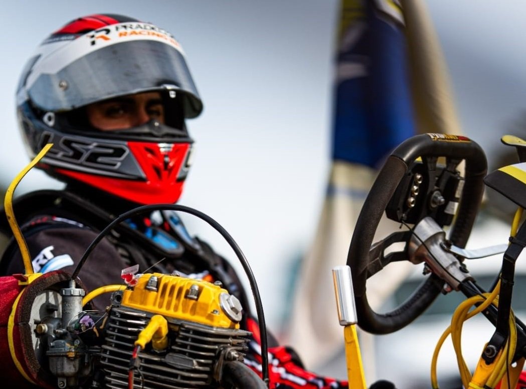Octavio Fernández y Ramiro Mendiondo corren en el Karting del Centro ...